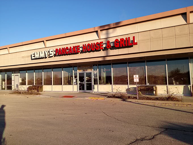 Emmy's humble exterior belies the breakfast paradise within—like finding a treasure chest disguised as an ordinary building in suburban Avon.