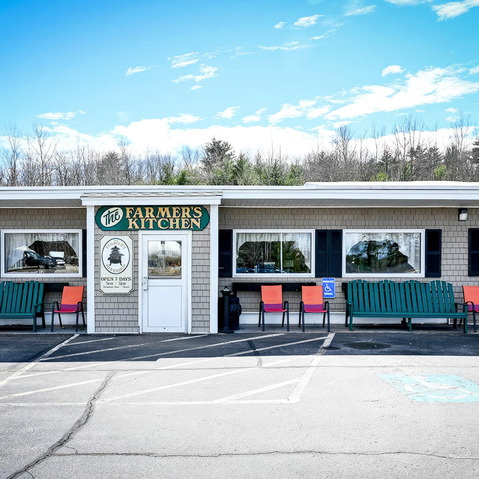 The unassuming exterior of The Farmer's Kitchen stands like a culinary lighthouse in Farmington, promising comfort food treasures within those shingled walls.