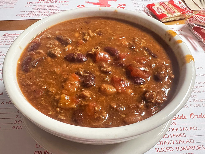 Chili con carne so hearty and rich, it could probably solve most of life's problems with just one spoonful.