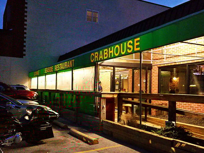 Seaside's glowing green sign cuts through the night like a lighthouse for the seafood-starved. Follow the beacon!