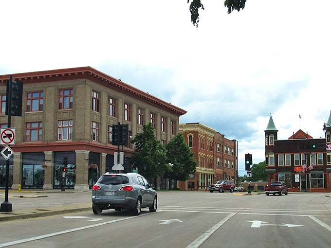 Those wide, welcoming streets in Marinette aren't just easy to navigate – they lead to neighborhoods with surprisingly gentle price tags.