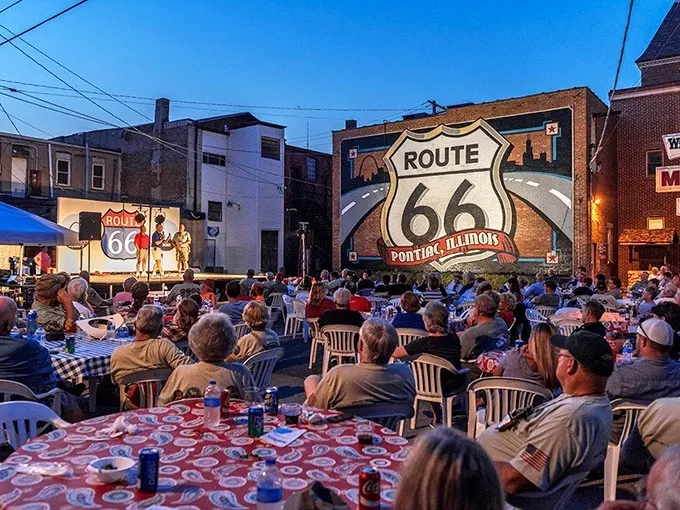 Outdoor concerts against the Route 66 mural combine two American classics – live music and open-air dining – proving folding chairs can indeed be front-row seats.