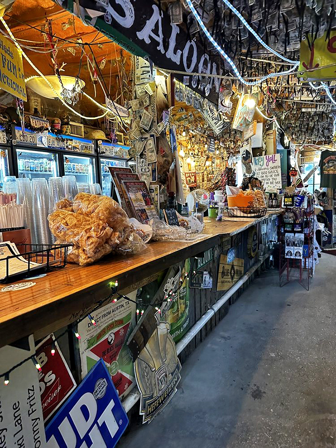 Dollar bills on the ceiling, memories on the walls, and BBQ magic behind the counter. This isn't decoration – it's a lifestyle.