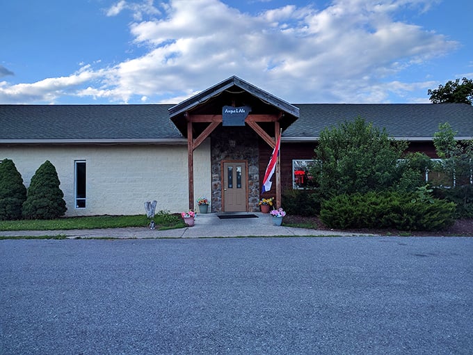 Angus & Ale's unassuming exterior belies the culinary delights within—proof that in small towns, the best dining experiences often hide in plain sight.