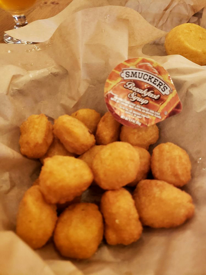 Golden corn nuggets that crunch like tomorrow doesn't matter – the ultimate supporting actor in the barbecue blockbuster on your plate.
