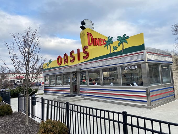 From this angle, you can almost hear the Oasis Diner whispering, "Come on in, the comfort food is fine." And it absolutely is.
