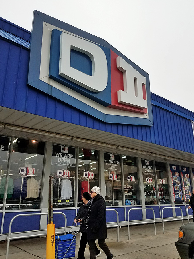 The iconic DII sign stands proud against the sky, a beacon of bargains that's become a Brooklyn institution for savvy shoppers.