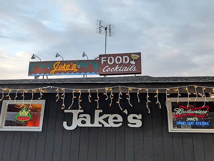 Jake's iconic neon sign promises two essentials of Wisconsin life: good food and strong cocktails. The twinkling lights add a touch of year-round holiday cheer.