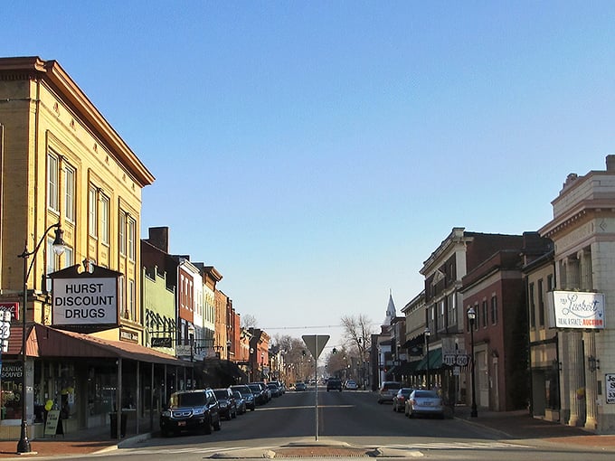 Main Street Bardstown feels like stepping into a Norman Rockwell painting—complete with classic storefronts and that small-town magic we all secretly crave.