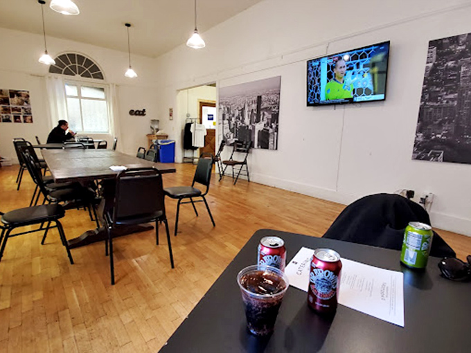 Simplicity reigns in this no-frills dining area where the focus is squarely on the food—as it should be in any proper deli worth its weight in kreplach.