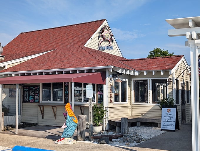 Mud City Crab House looks like a coastal cottage where butter-dipped treasures await. The name sounds messy, but your taste buds won't mind!
