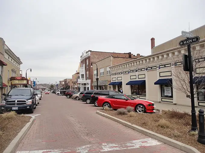 Woodstock's brick-paved streets aren't just charming—they're like time machines to when neighbors actually borrowed cups of sugar instead of just texting about it.