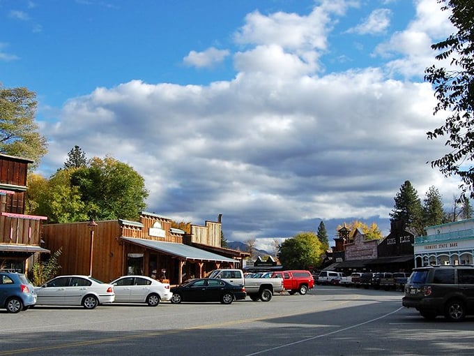 Winthrop: Western façades that aren't just for show. Behind those rustic storefronts are genuine folks who'll tip their hats as you pass.