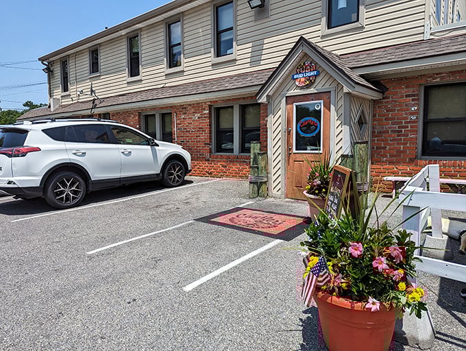 The entrance to Cantler's says "local secret," but the parking lot full of cars says "not-so-secret anymore."