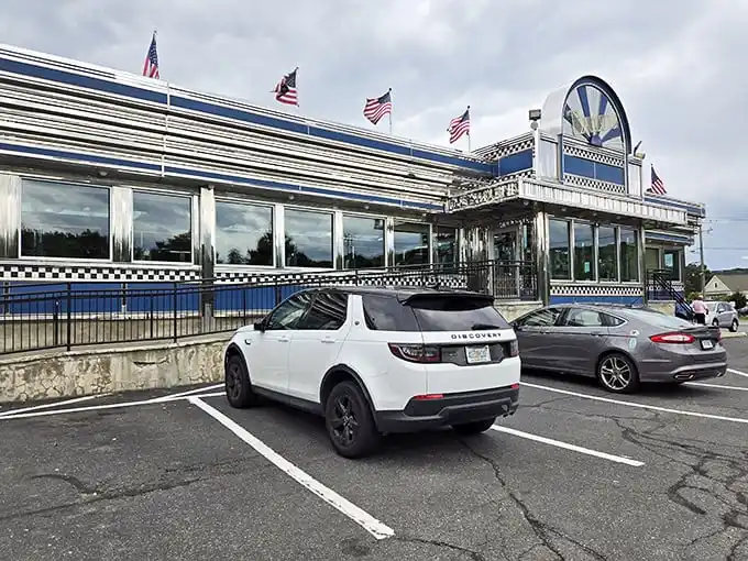 Blue Colony Diner's iconic wheel-topped entrance sparkles with enough chrome to make a '57 Chevy jealous.