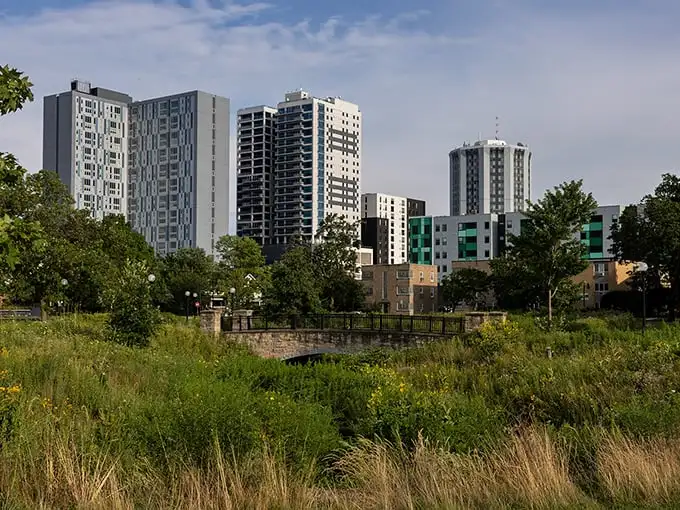 Champaign's urban skyline might surprise you, but so will its pockets of affordability. University influence creates a vibrant atmosphere without breaking the bank.