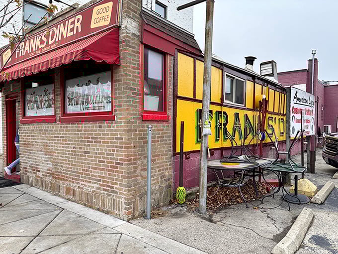 Frank's Diner's bold red and yellow exterior isn't just eye-catching – it's a warning your diet is about to be gloriously wrecked.