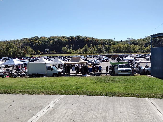 Forget Netflix—this is real-life entertainment! Boulevard's outdoor bazaar offers people-watching and treasure-hunting in equal measure.