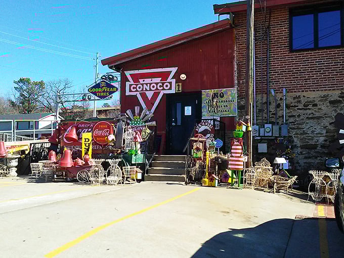 This brick building has seen history, and now it houses pieces of it for sale. Nostalgia with a price tag – usually a reasonable one!