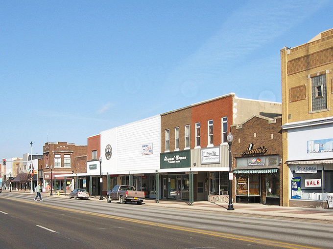 Waverly's historic downtown invites you to slow down and remember when shopping meant chatting with the owner.