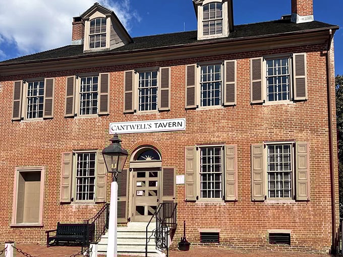Colonial elegance in every brick—Cantwell's Tavern looks like it could tell you stories about the founding fathers while serving you dinner.