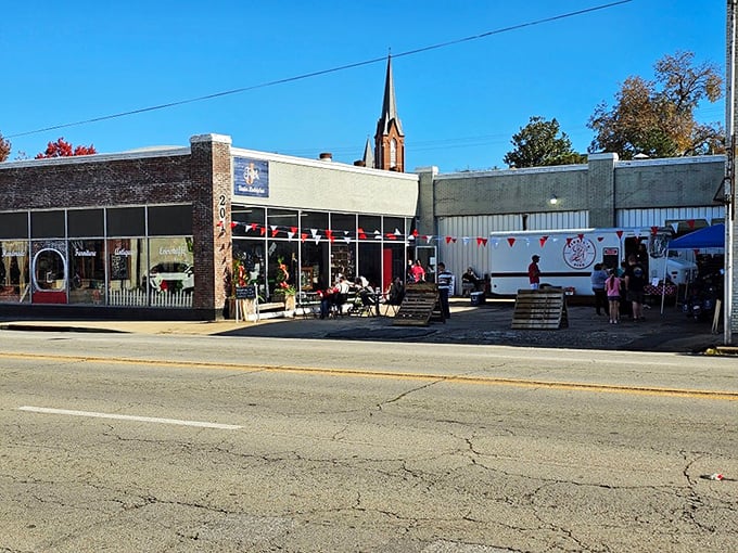 Historic architecture meets modern browsing at Fifth J. Those church spires in the background have witnessed countless "great finds" being carried home.