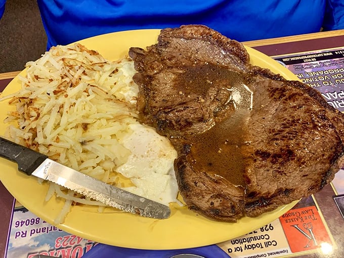 The Grand Canyon Steak breakfast – because sometimes you need a meal that matches the majesty of Arizona's landscape. Fork and knife required, hiking boots optional.