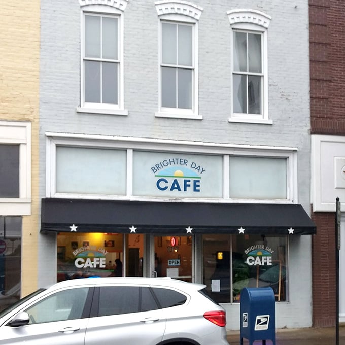 Those little stars on the awning are a preview of the star-quality breakfast waiting inside. Rise and truly shine!