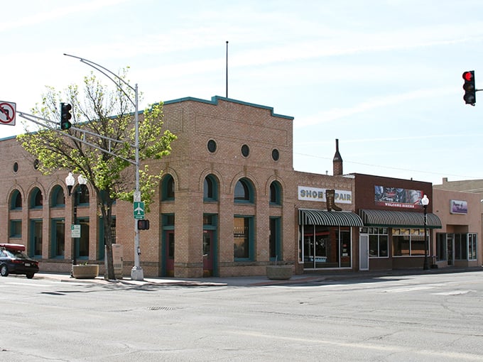 Alamosa's charming downtown sits against a backdrop of distant mountains. Small-town prices with big-mountain views—talk about retirement goals!