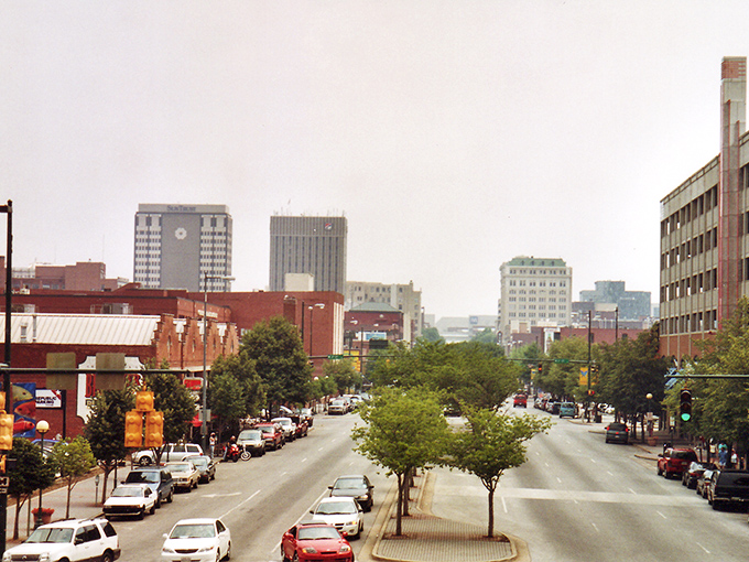 Here’s where city energy meets Southern ease—four lanes wide, tree-lined, and just enough bustle to keep things interesting.