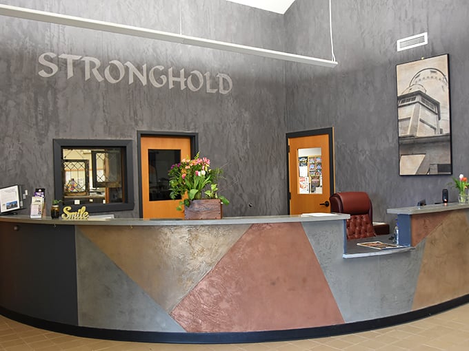 The reception desk announces "STRONGHOLD" in no uncertain terms. Even the most directionally-challenged knight couldn't miss this check-in spot.