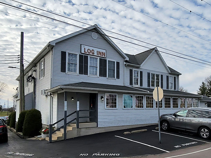 The Log Inn doesn't need fancy frills – just like the perfect steak doesn't need fancy sauce. Simple, historic, delicious.