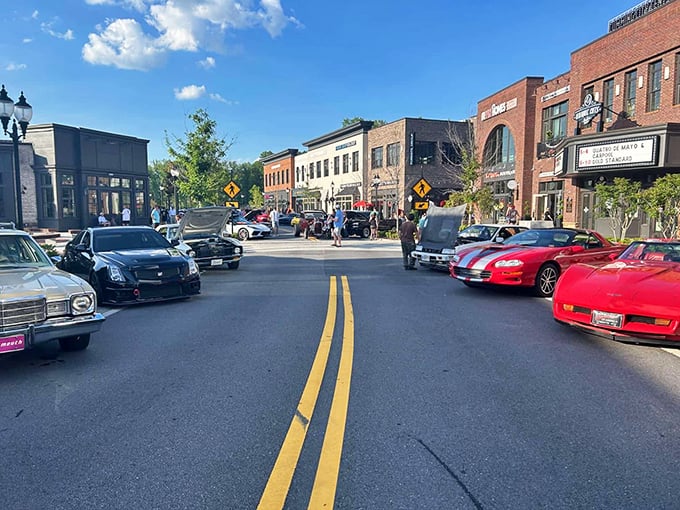 The streets of Cumming welcome visitors with classic storefronts and ample parking – practical beauty at its finest. 