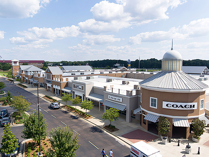 Pearl's outlet shopping draws visitors from across the state—where retail therapy meets small-town convenience.