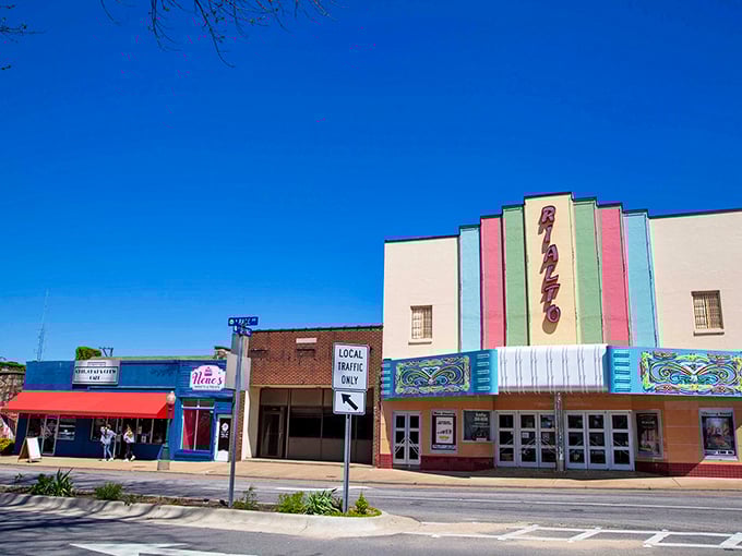 Searcy's downtown murals add color to a city where your retirement doesn't have to be painted in shades of budget gray.