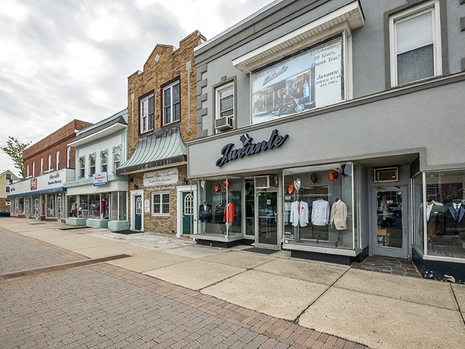 Vineland's main drag invites you to park and explore. Those inviting storefronts hint at exciting possibilities inside.