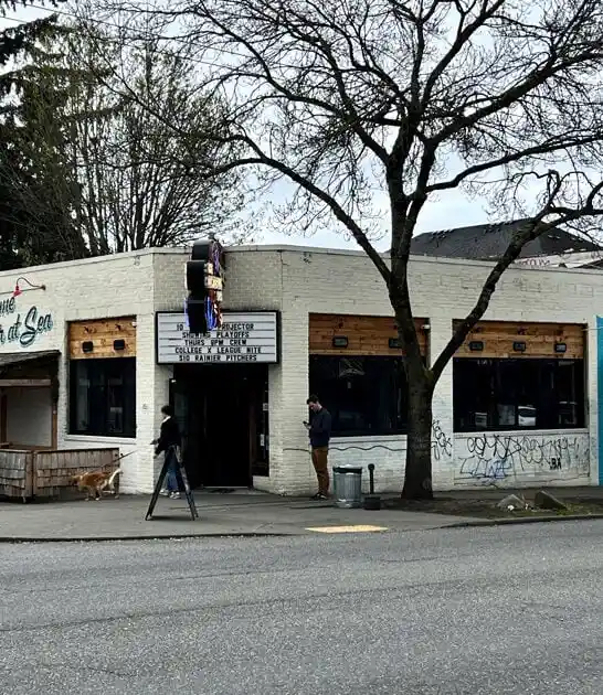 wonderfully wacky restaurant washington ftr