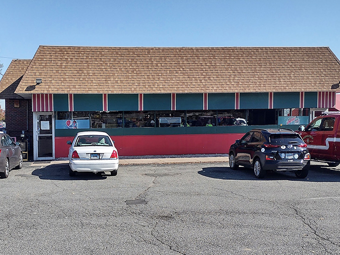 The architectural equivalent of comfort food – Augie & Ray's red and blue exterior promises no-nonsense deliciousness without the frills or fuss.