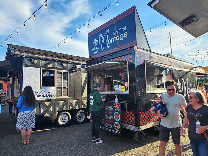 The food cart revolution at its finest: Le Bistro Montage Ala Cart brings legendary mac and cheese to Portland's vibrant street food scene.