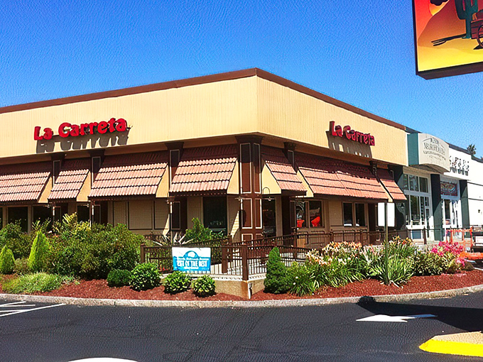 La Carreta's unassuming exterior hides culinary treasures within, like finding a diamond in New Hampshire's retail landscape.