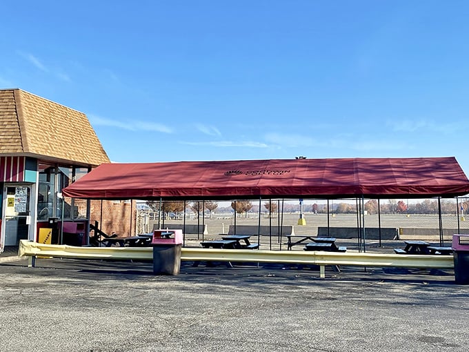 The architectural equivalent of comfort food – Augie & Ray's red and blue exterior promises no-nonsense deliciousness without the frills or fuss.