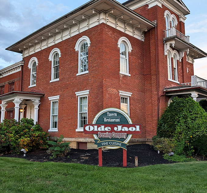 The stately red brick exterior of Olde Jaol isn't just architectural eye candy—it's a genuine piece of Wayne County history reborn as a culinary hotspot.