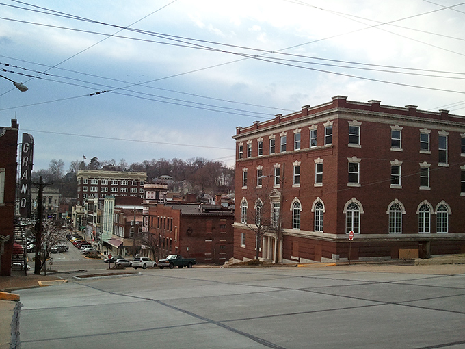 Alton's downtown streets are lined with historic brick buildings, offering small-town charm with big-town character—affordable Americana at its finest.