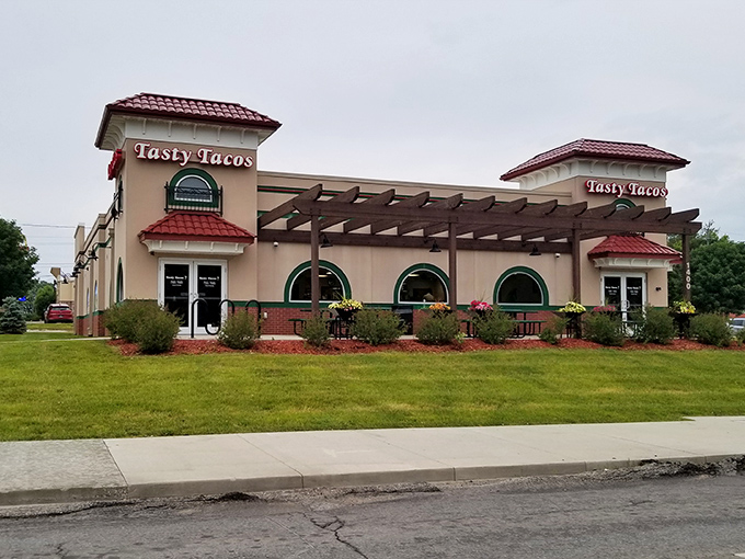 The modest exterior of Tasty Tacos belies the culinary treasures within—like finding a diamond mine disguised as a garden shed.
