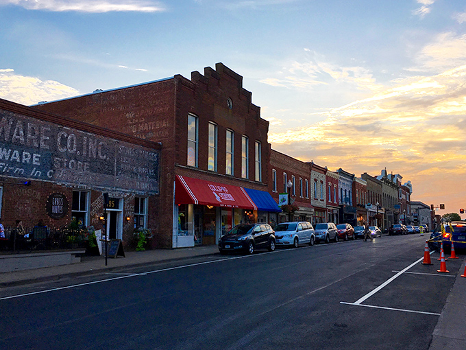 Daylight magic transforms Culpeper's historic downtown into a scene worthy of a Hollywood period film. Those brick facades aren't just pretty—they're storytellers with centuries of tales.