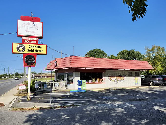 The exterior says it all – classic Corvette mural, jukebox art, and that distinctive red roof. Time travel begins at the parking lot.