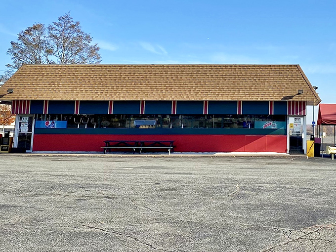 The architectural equivalent of comfort food – Augie & Ray's red and blue exterior promises no-nonsense deliciousness without the frills or fuss.