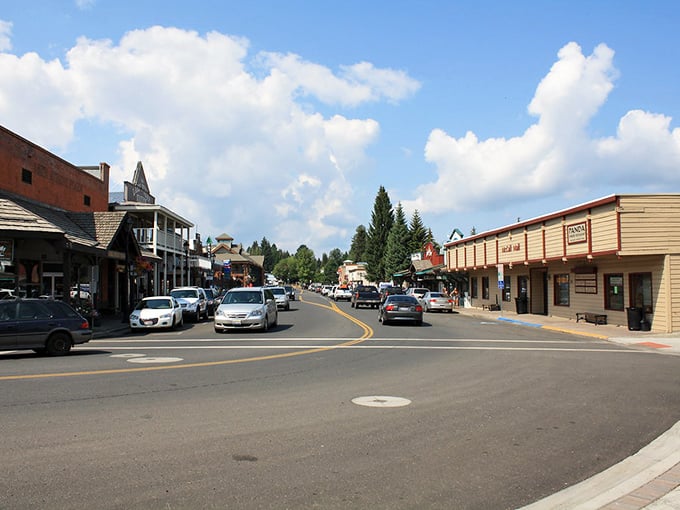 Main Street, McCall – where small-town charm meets big mountain views. The kind of place where you can actually hear yourself think.