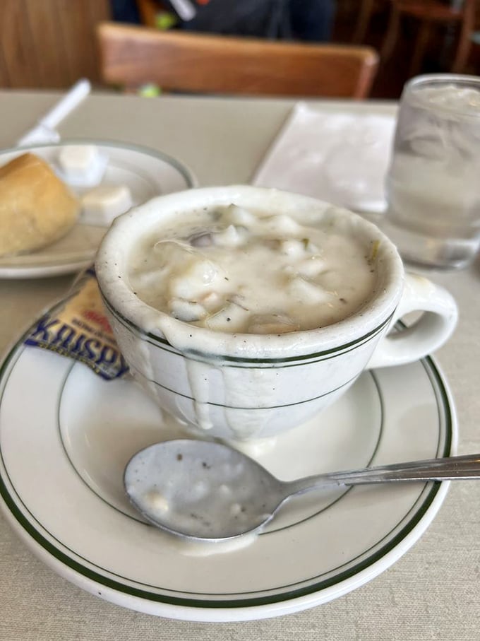 Clam chowder so thick the spoon practically stands at attention. A creamy, briny prelude to the main event that deserves its own standing ovation.