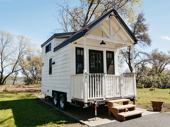Tiny house, enormous charm! This mobile mini-retreat offers a perfect base for exploring Paradise's natural wonders.